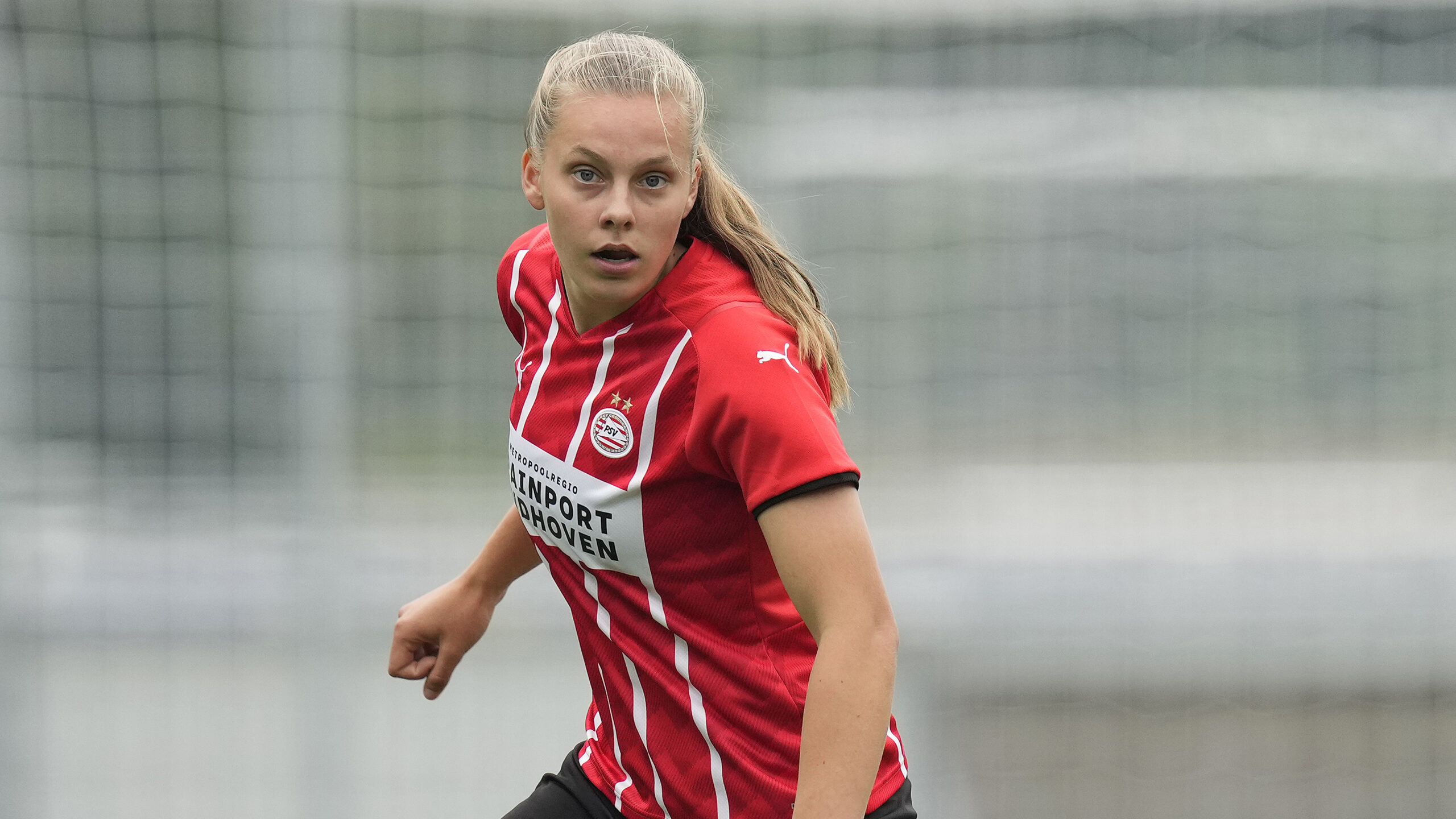 Topsporter Eef voetbalt bij Jong PSV: 'Ik mocht mee naar Rusland voor de Champions League' - Punt.