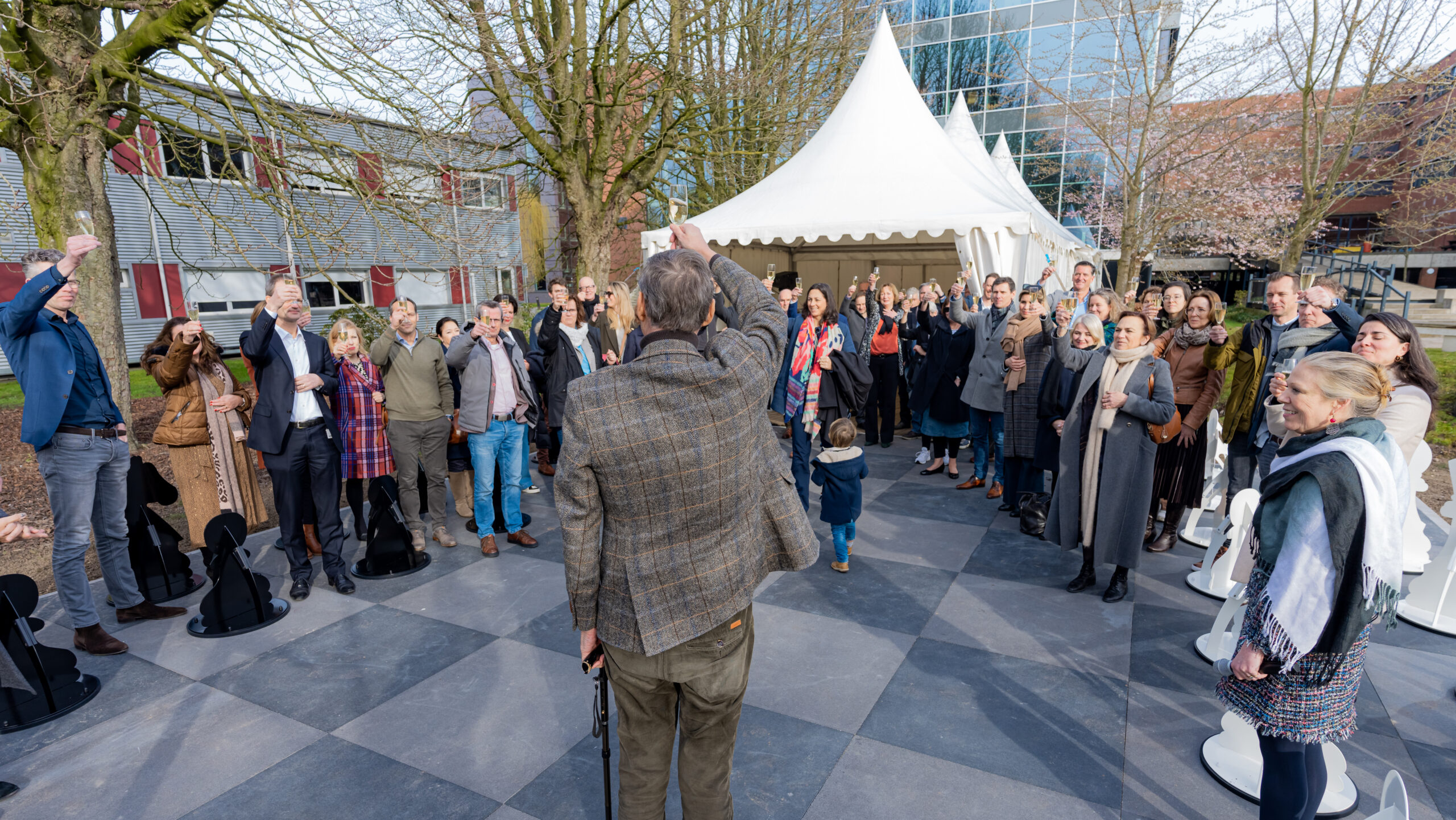 Groot schaakspel om oud-Avansvoorzitter Paul Rüpp te eren - Punt.
