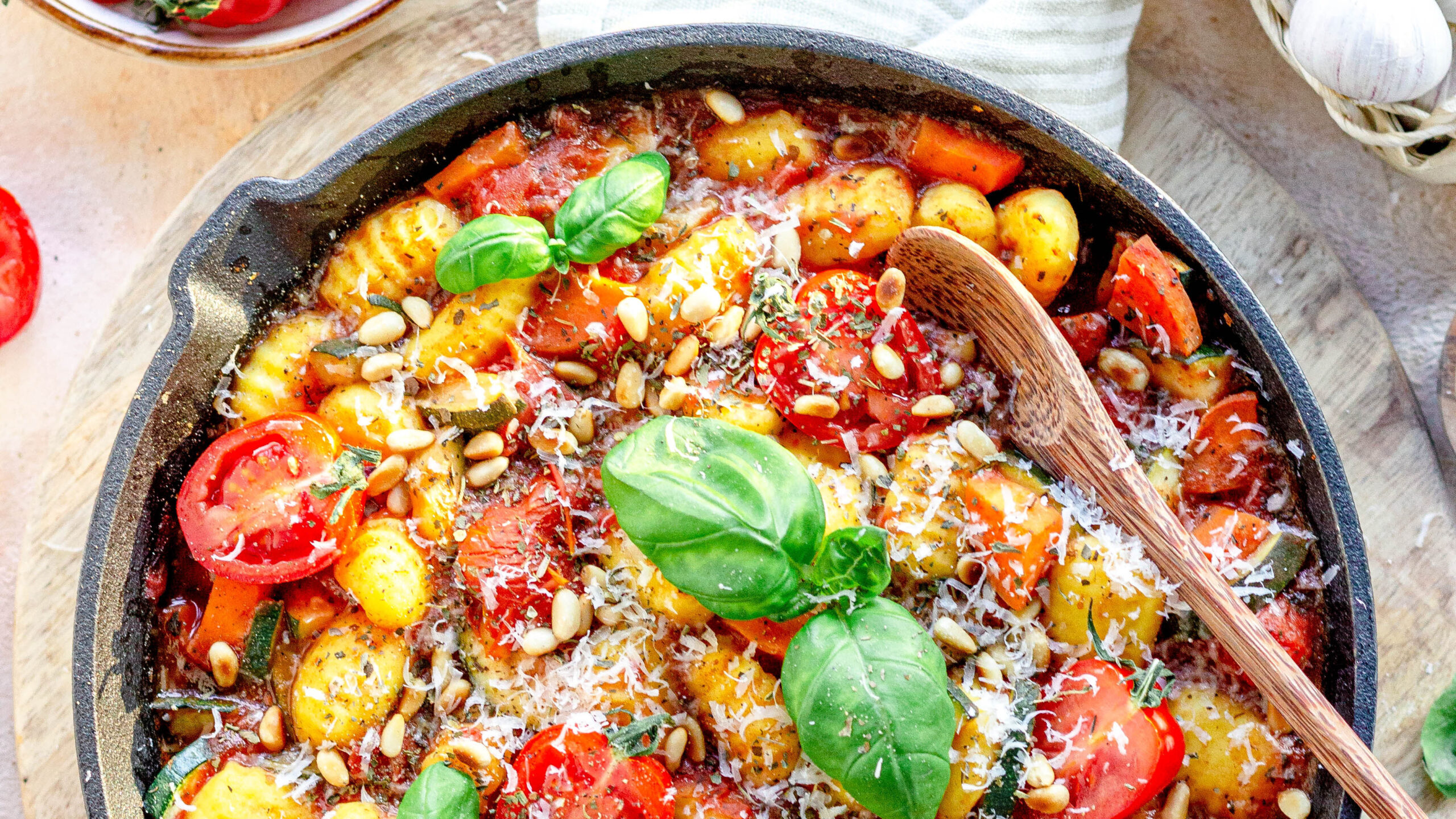 Recept: gnocchi in tomatensaus met groenten - Punt.